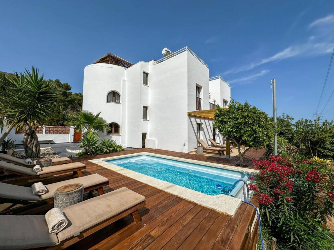 380 M² Villa ∙ 5 Habitaciones ∙ 10 Huéspedes - Islas de Ibiza