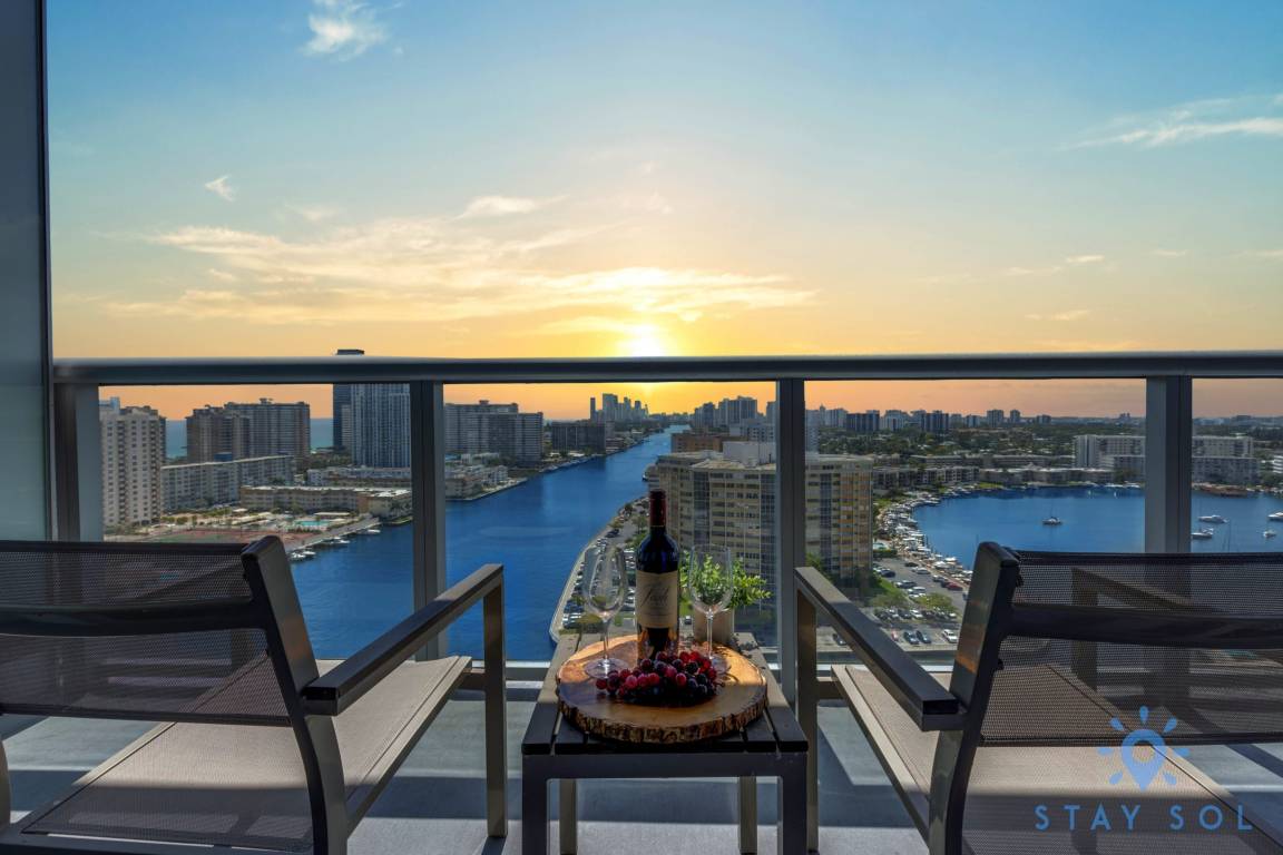 Apartment ∙ 1 Bedroom ∙ 3 Guests - Hallandale Beach, FL
