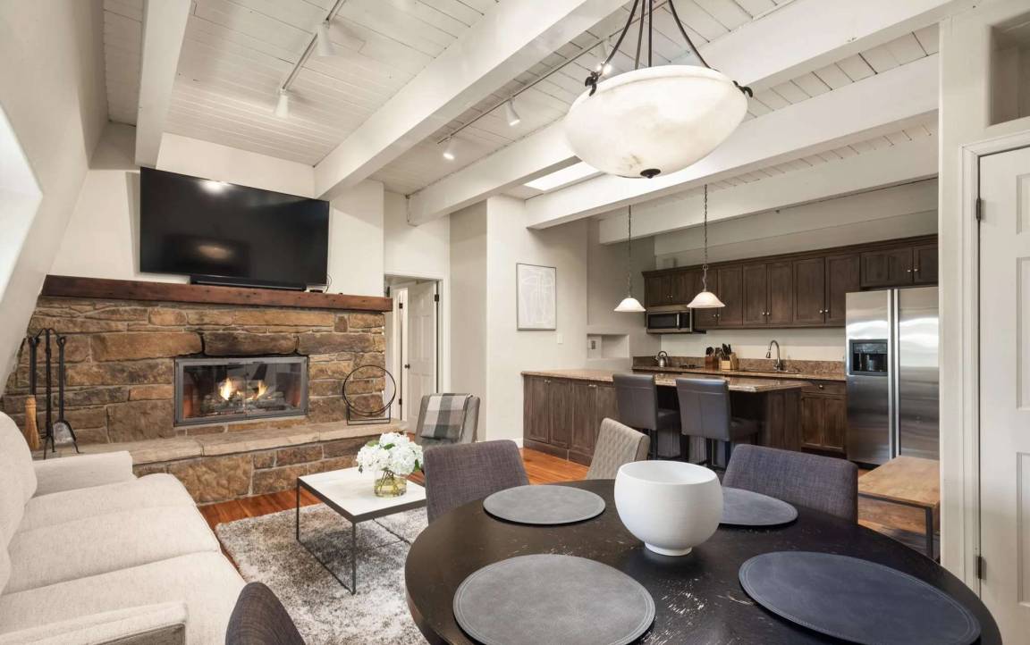 Apartment ∙ 2 Bedrooms ∙ 4 Guests - Aspen