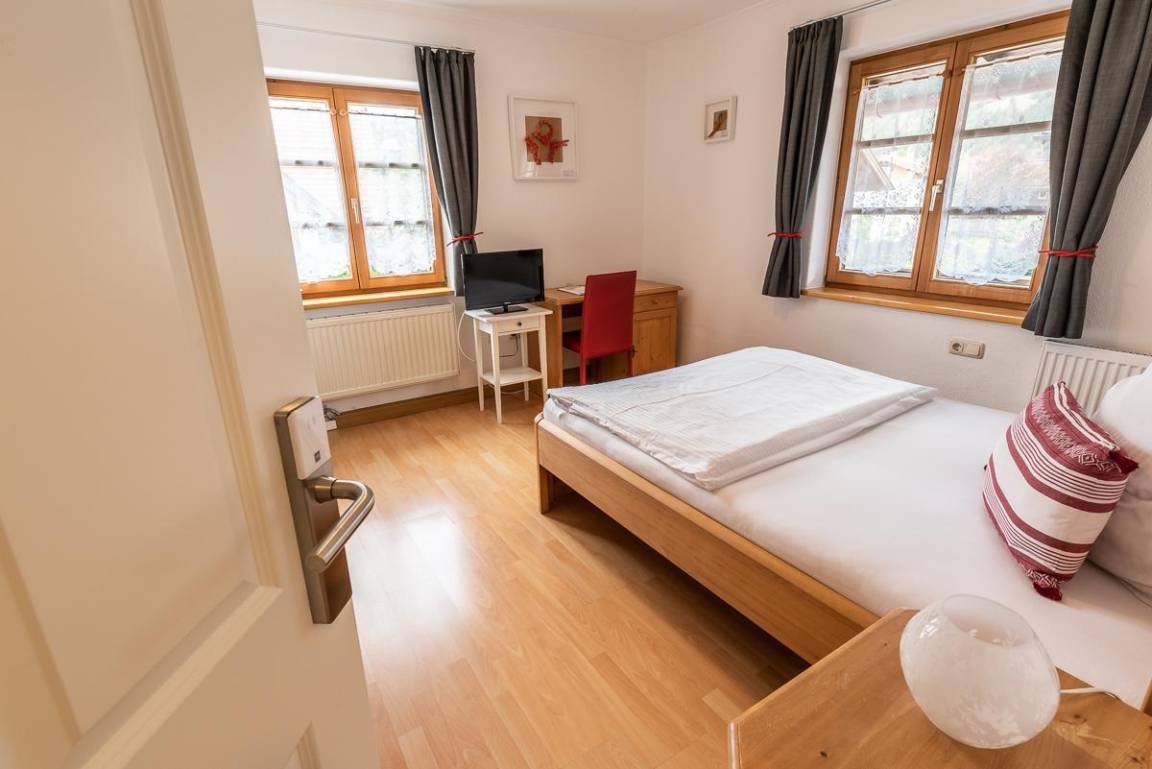 14 M² Hotel ∙ 1 Bedroom ∙ 1 Guest - Oberammergau