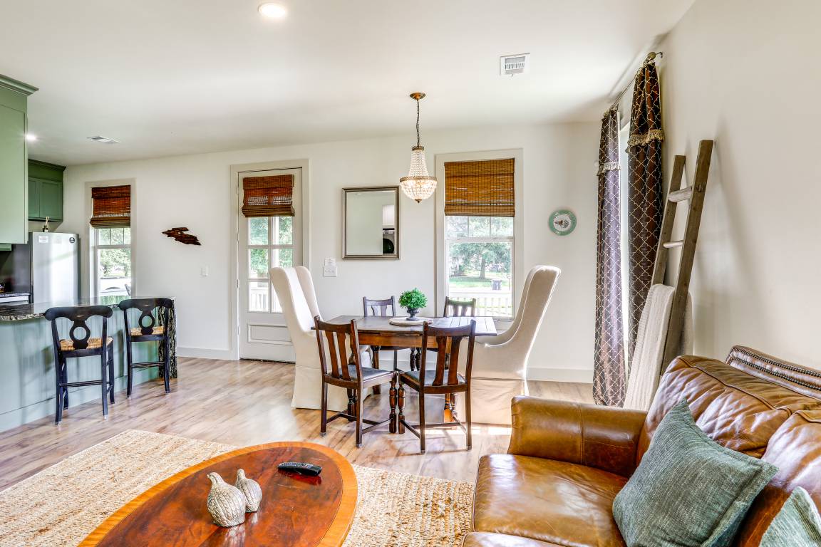 111 M² House ∙ 2 Bedrooms ∙ 4 Guests - Baton Rouge, LA