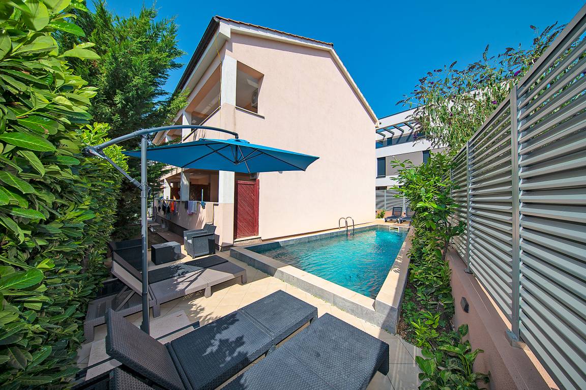 100 M² Apartament ∙ 3 Sypialnie ∙ 12 Gości - Pješčana Uvala