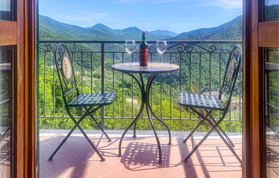 105 M² Ferienhaus ∙ 2 Schlafzimmer ∙ 5 Gäste - Recco