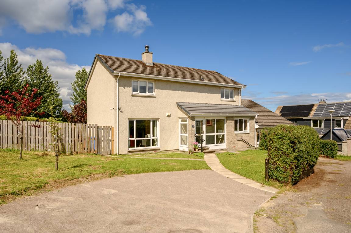 140 M² House ∙ 5 Bedrooms ∙ 8 Guests - Loch Ness
