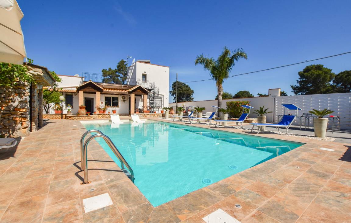 300 M² House ∙ 6 Bedrooms ∙ 14 Guests - Palermo Airport (PMO)