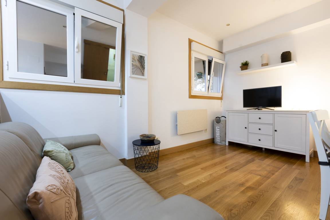 90 M² Apartamento ∙ 2 Habitaciones ∙ 6 Huéspedes - Irun