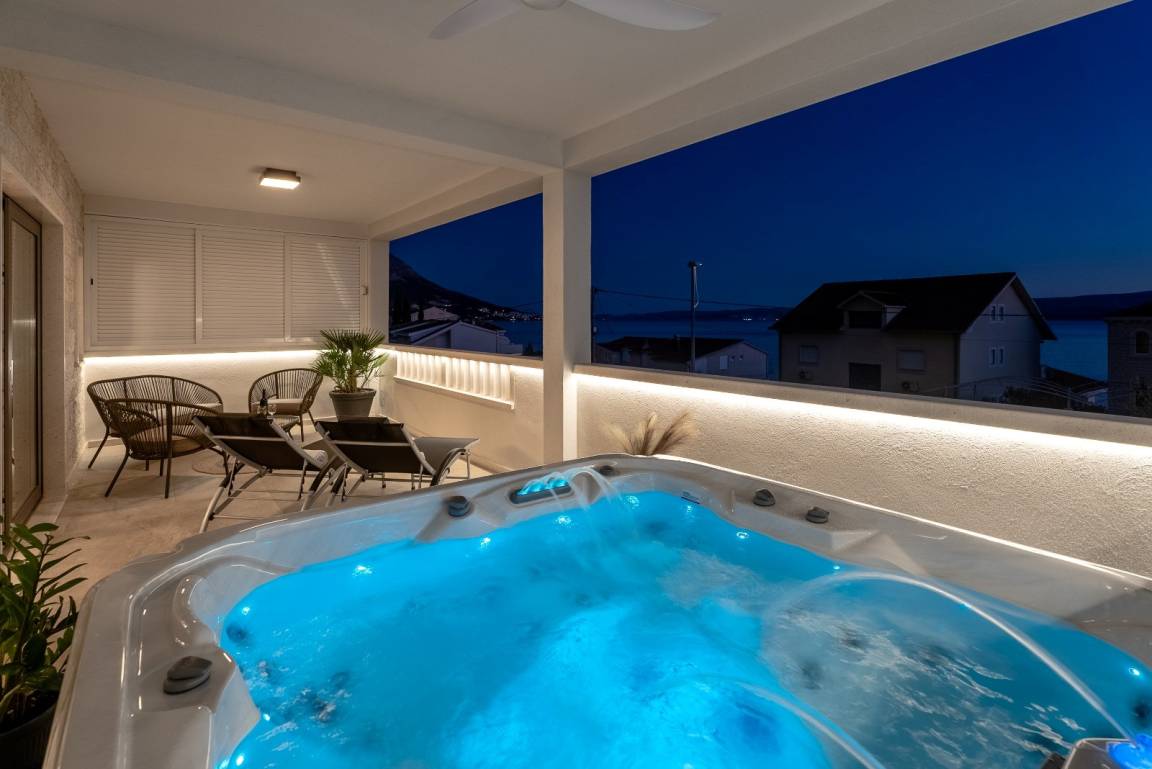 80 M² Ferienwohnung ∙ 2 Schlafzimmer ∙ 4 Gäste - Omiš