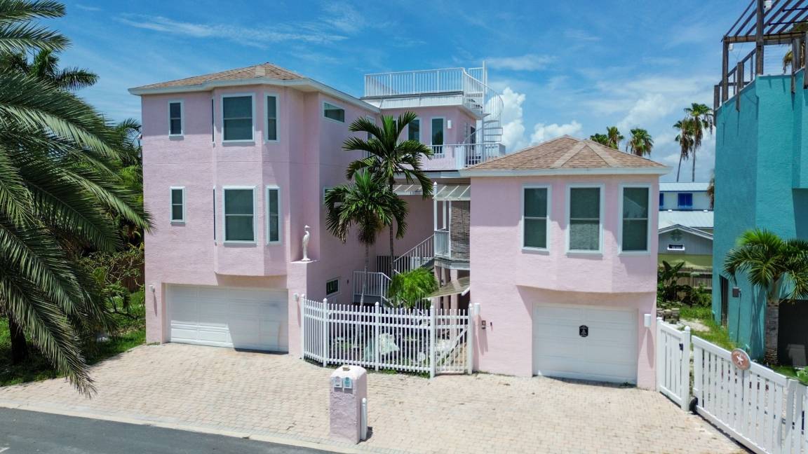 230 M² House ∙ 3 Bedrooms ∙ 6 Guests - Treasure Island, FL