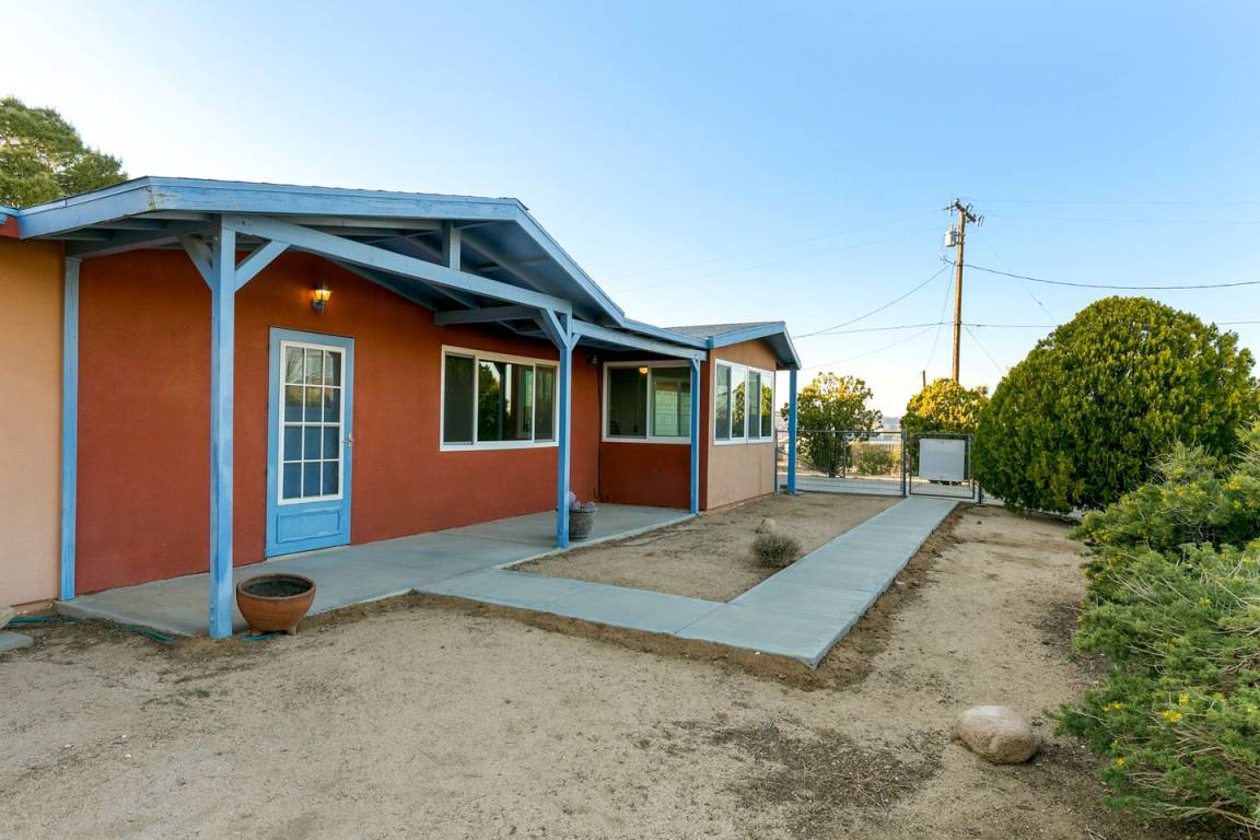 House ∙ 2 Bedrooms ∙ 4 Guests - Joshua Tree, CA