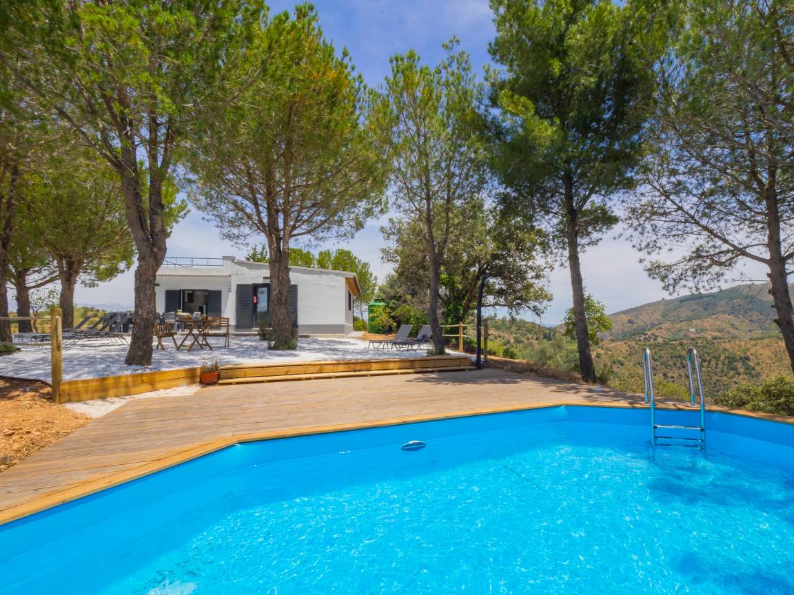 110 M² Casa Rural ∙ 3 Habitaciones ∙ 8 Huéspedes - Andalucía