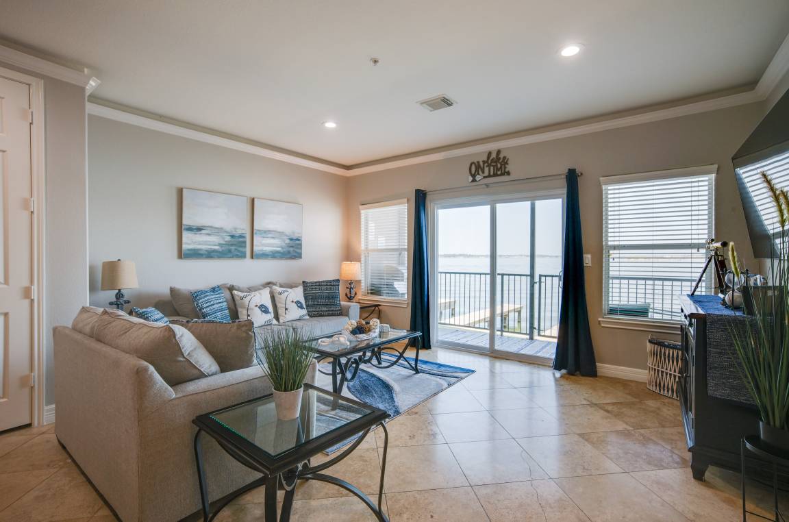 169 M² Apartment ∙ 3 Bedrooms ∙ 9 Guests - Texas