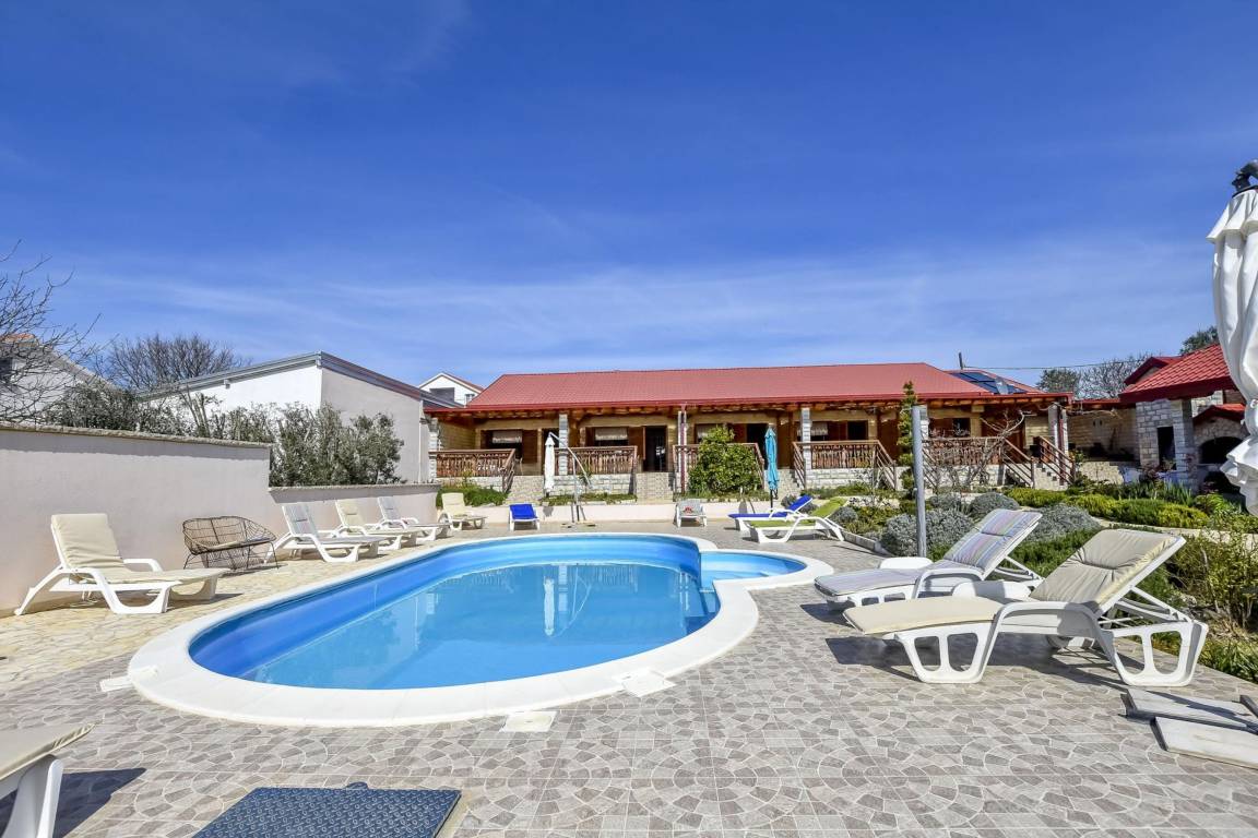 House ∙ 8 Bedrooms ∙ 16 Guests - Biograd na Moru