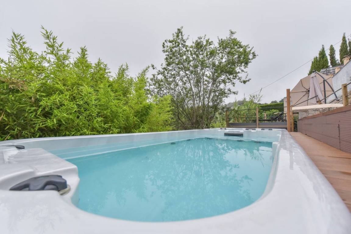 300 M² Villa ∙ 4 Chambres ∙ 10 Personnes - Beausoleil