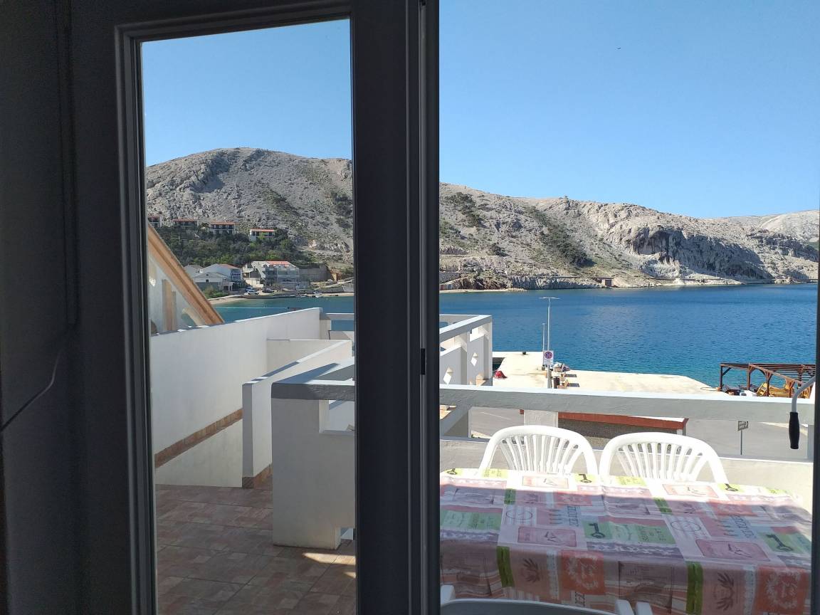 52 M² Apartment ∙ 2 Bedrooms ∙ 4 Guests - Karlobag
