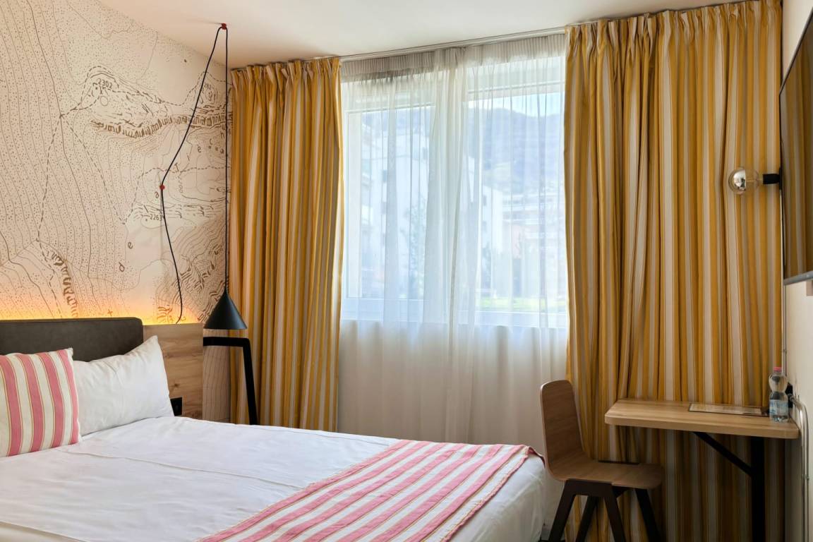 20 M² Chambre Privée ∙ 1 Chambre ∙ 2 Personnes - Sierre