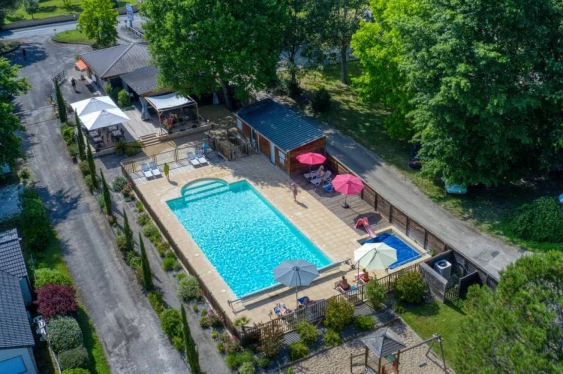26 M² Camping ∙ 2 Chambres ∙ 6 Personnes - Gourdon