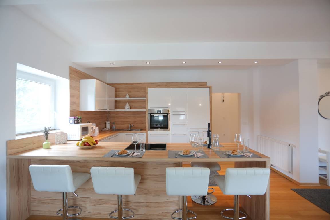 70 M² Apartamento ∙ 2 Habitaciones ∙ 6 Huéspedes - Ljubljana