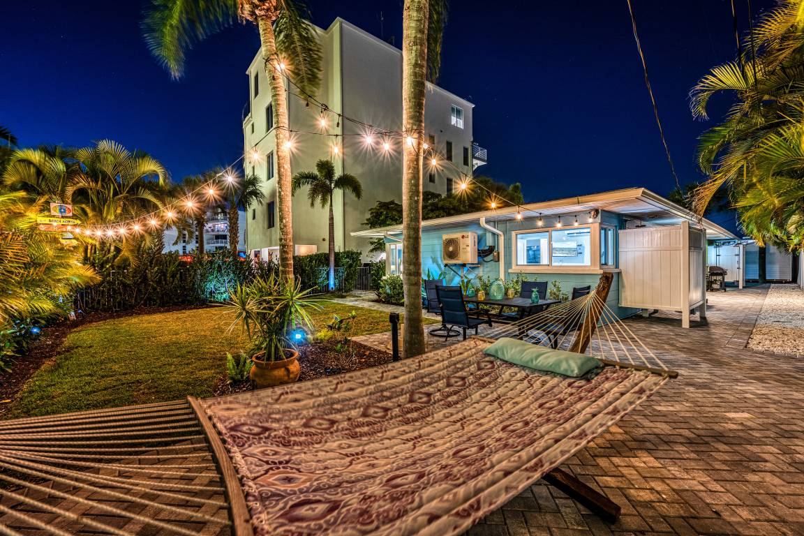 House ∙ 4 Bedrooms ∙ 12 Guests - Siesta Key, FL