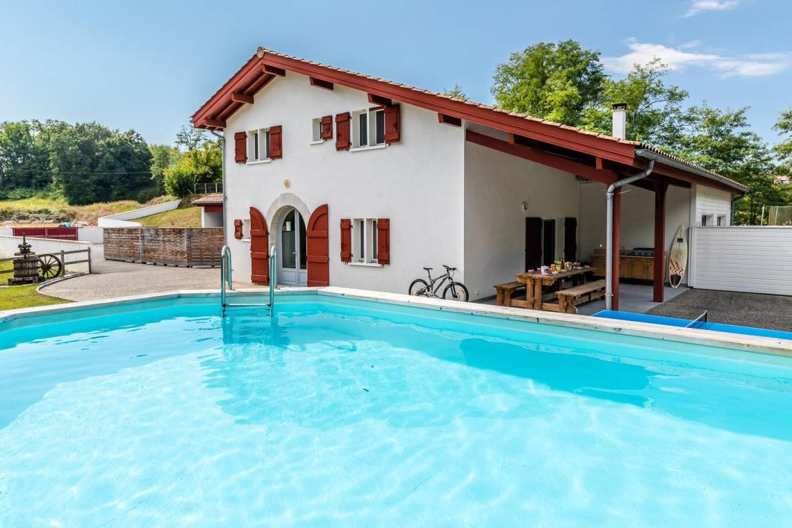 120 M² Gîte ∙ 4 Chambres ∙ 10 Personnes - Pyrénées-Atlantiques