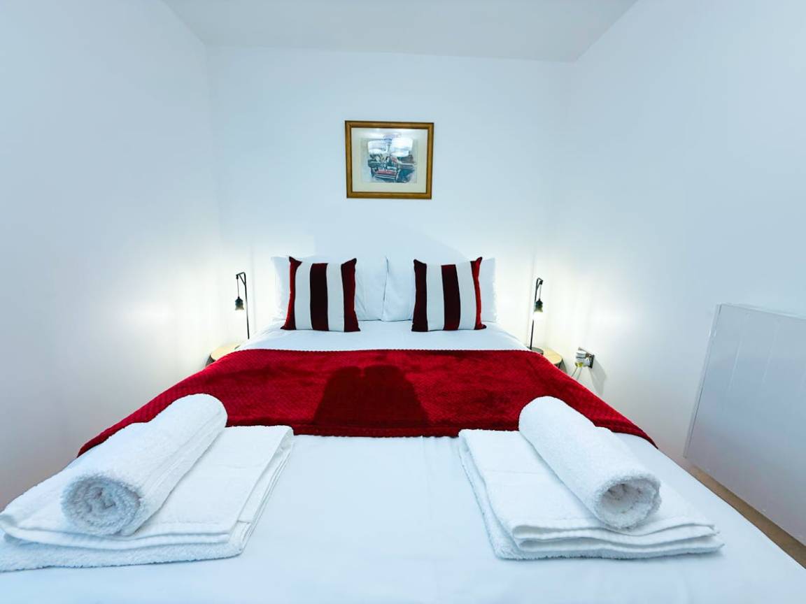 100 M² Apartamento ∙ 1 Habitación ∙ 4 Huéspedes - Leeds