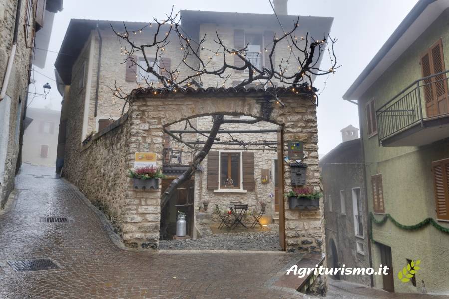 90 M² Farmhouse ∙ 1 Bedroom ∙ 5 Guests - Limone Sul Garda
