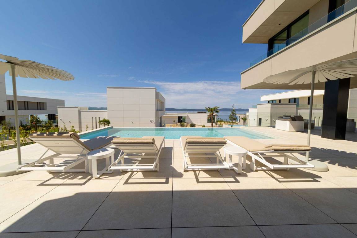 220 M² Villa ∙ 4 Makuuhuonetta ∙ 8 Vierasta - Zadar