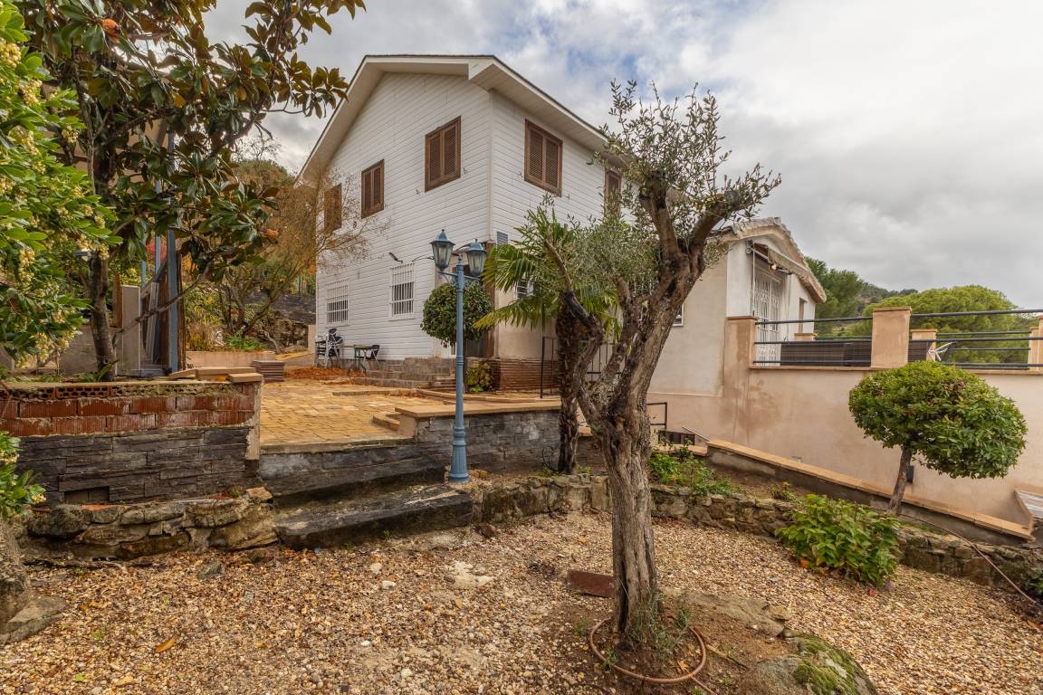 150 M² Casa ∙ 4 Habitaciones ∙ 8 Huéspedes - Cadalso de los Vidrios