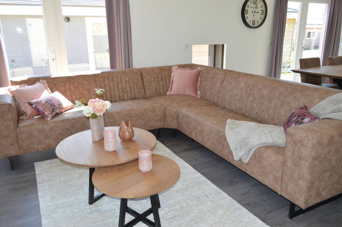 75 M² Holiday Park ∙ 2 Bedrooms ∙ 4 Guests - Maasmechelen