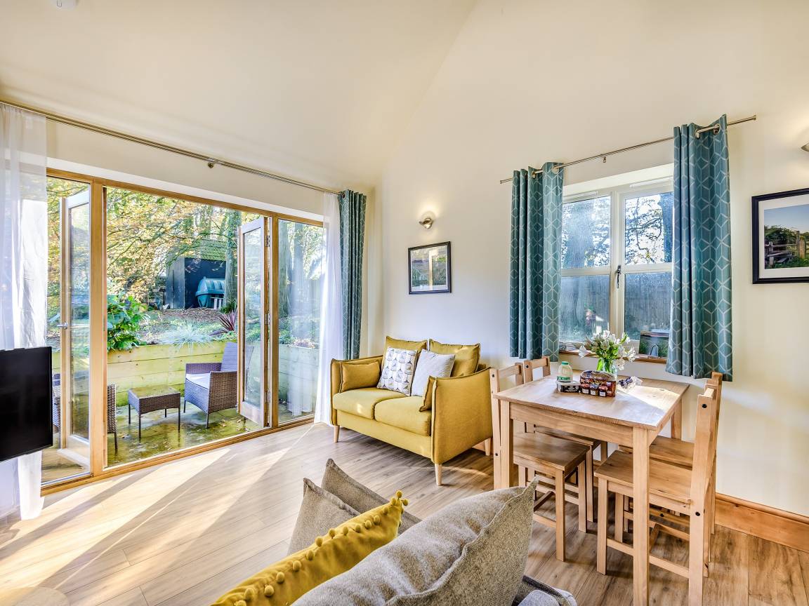 Cottage ∙ 2 Bedrooms ∙ 4 Guests - Cheddar