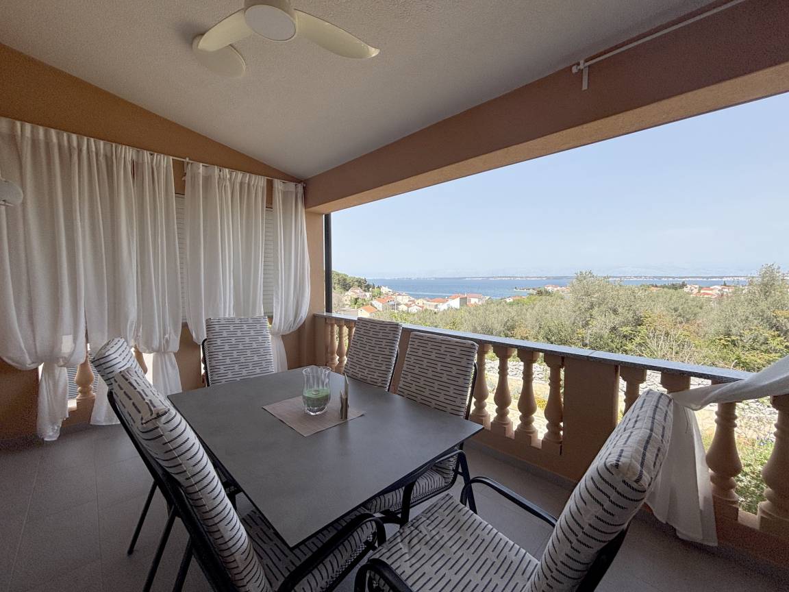 67 M² Ferienwohnung ∙ 3 Schlafzimmer ∙ 5 Gäste - Dugi Otok