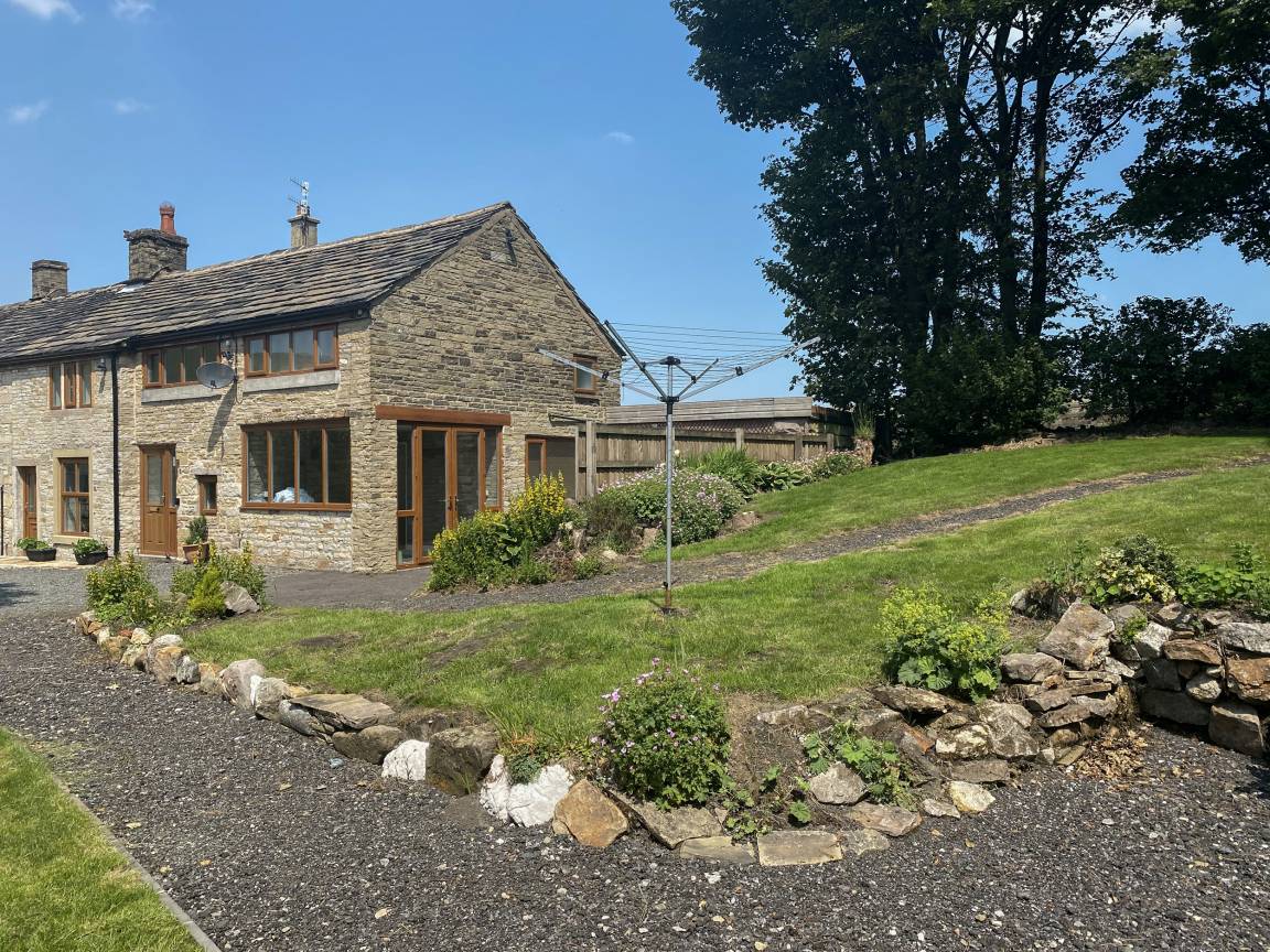Cottage ∙ 3 Bedrooms ∙ 6 Guests -