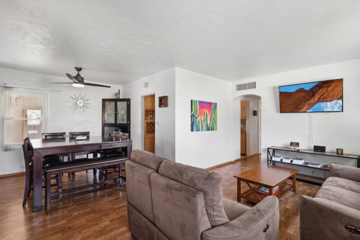 House ∙ 2 Bedrooms ∙ 4 Guests - Phoenix, AZ