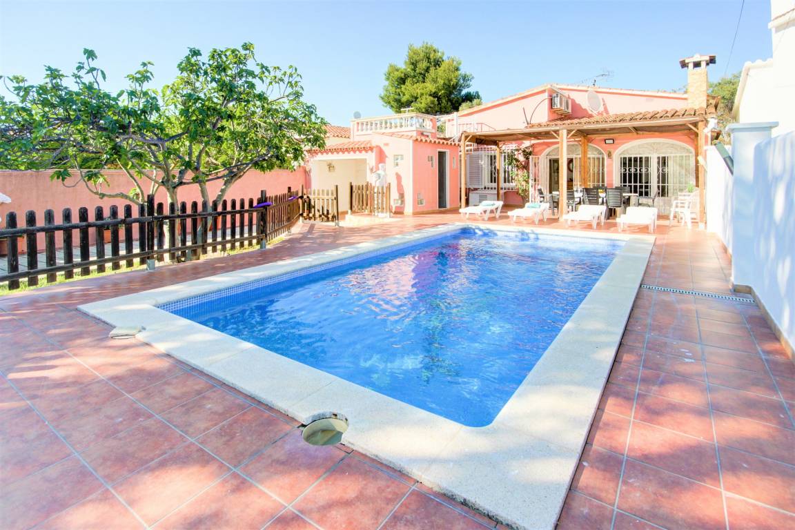 120 M² Ferienhaus ∙ 4 Schlafzimmer ∙ 8 Gäste - Empuriabrava