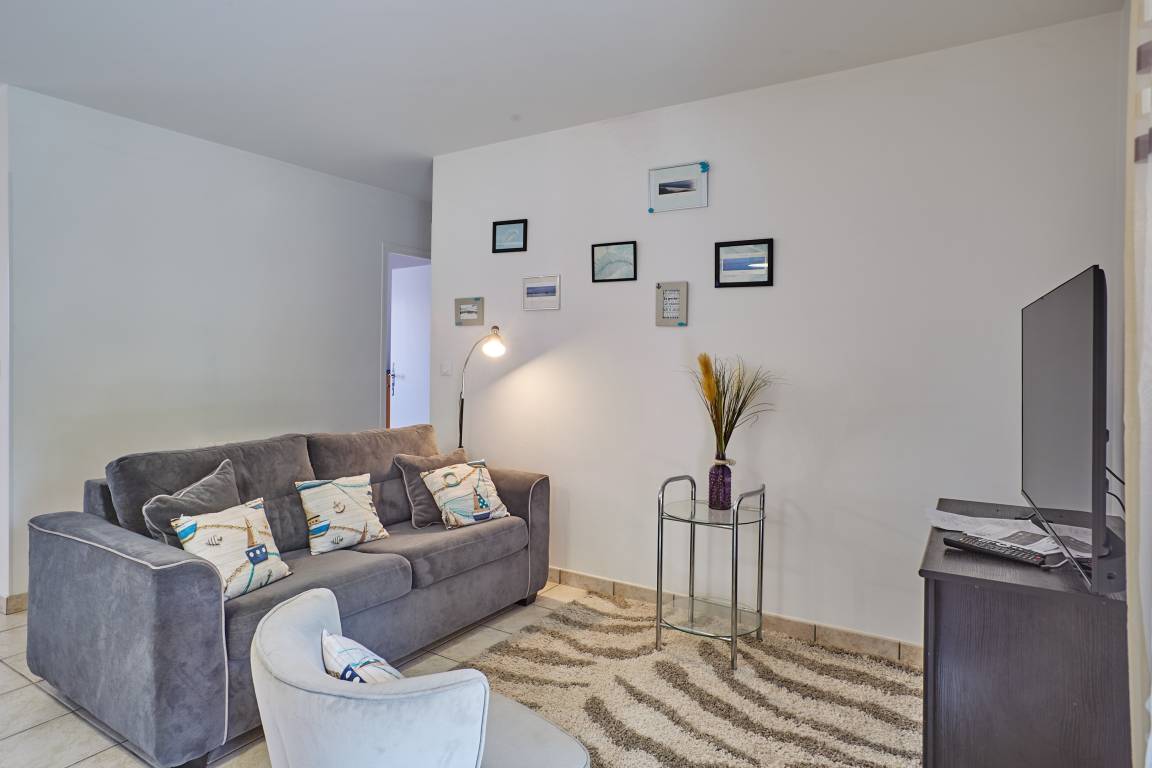 102 M² Ferienhaus ∙ 4 Schlafzimmer ∙ 8 Gäste - Marcheprime