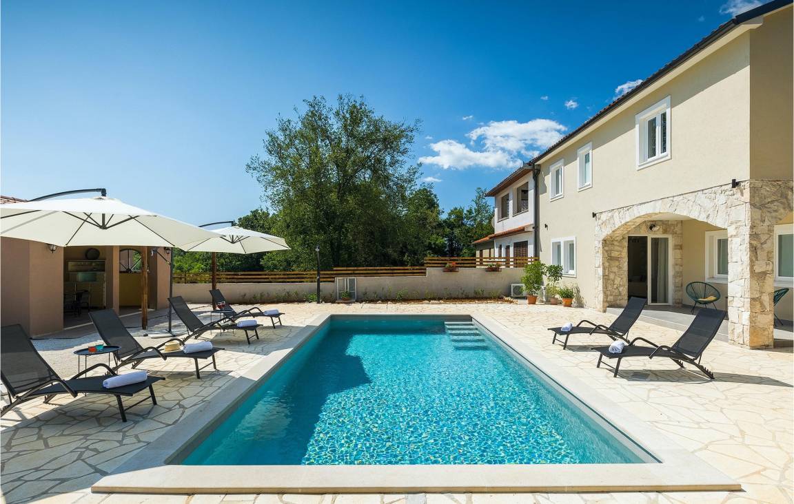 130 M² Maisonette ∙ 3 Bedrooms ∙ 7 Guests - Labin