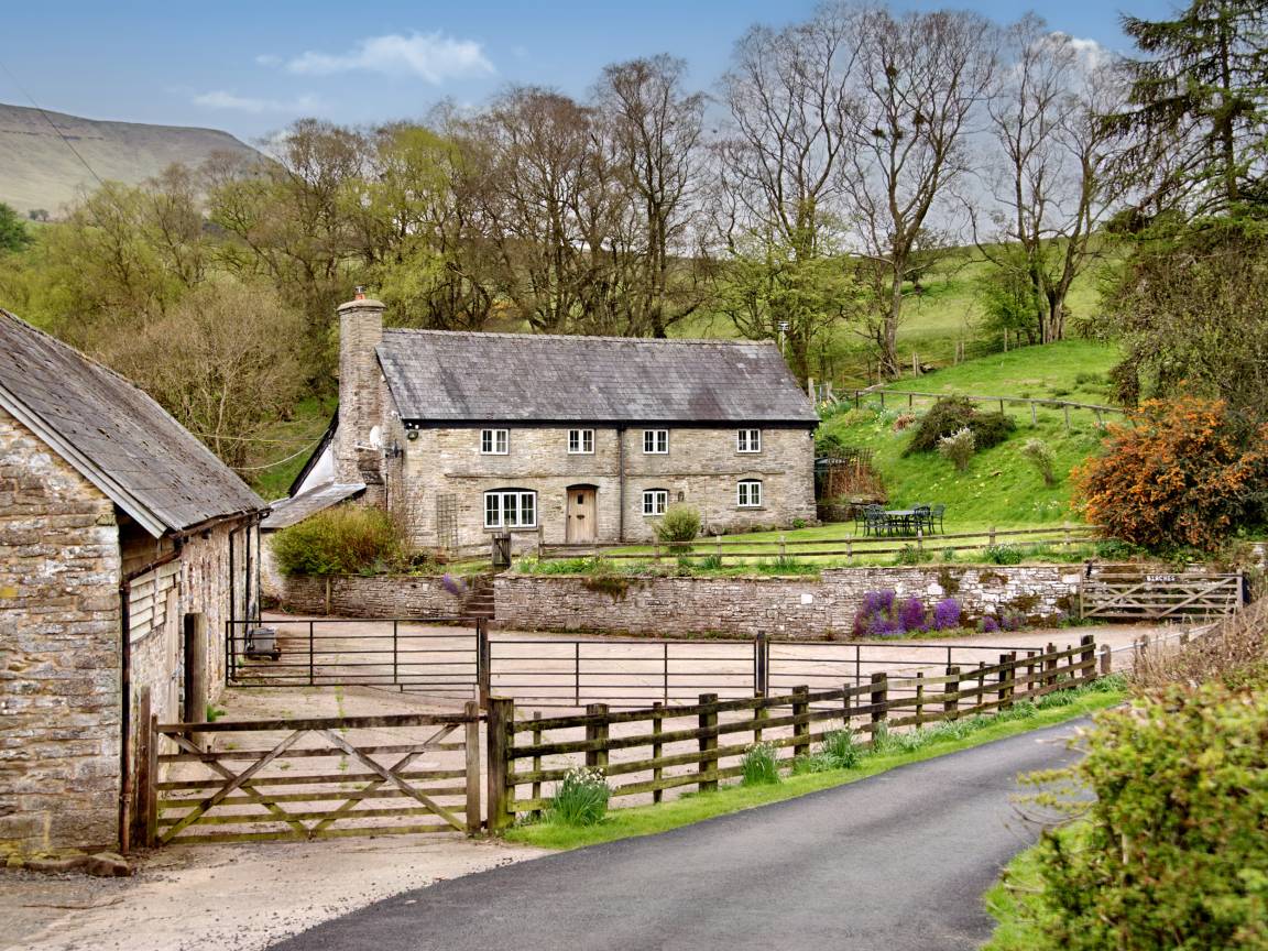 Cottage ∙ 4 Bedrooms ∙ 8 Guests - Hay-on-Wye