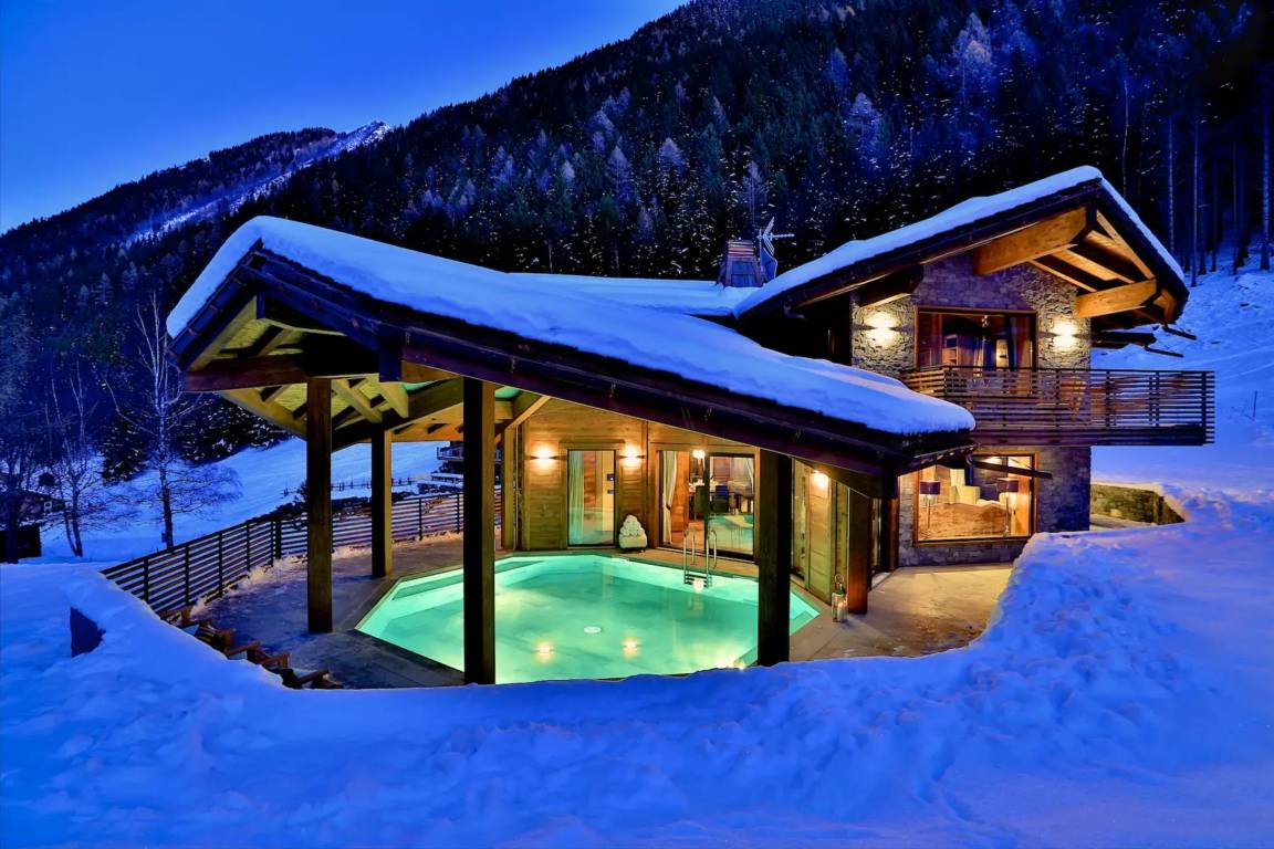 480 M² Villa ∙ 6 Bedrooms ∙ 14 Guests - Courmayeur