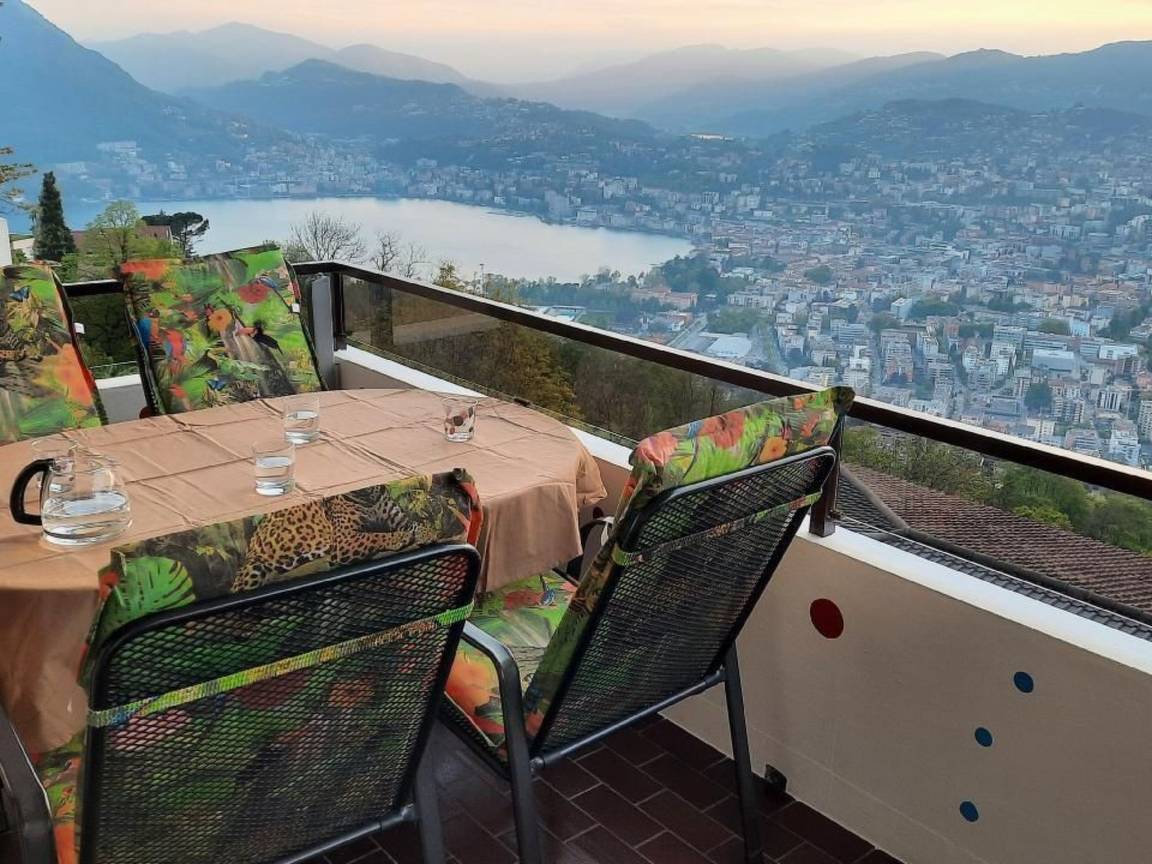 65 M² Huoneisto ∙ 1 Makuuhuone ∙ 4 Vierasta - Lugano