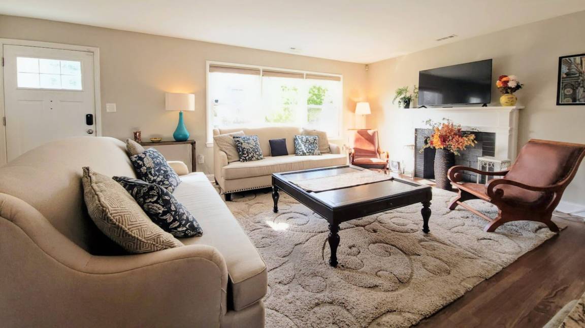 216 M² House ∙ 3 Bedrooms ∙ 8 Guests - Rockville, MD