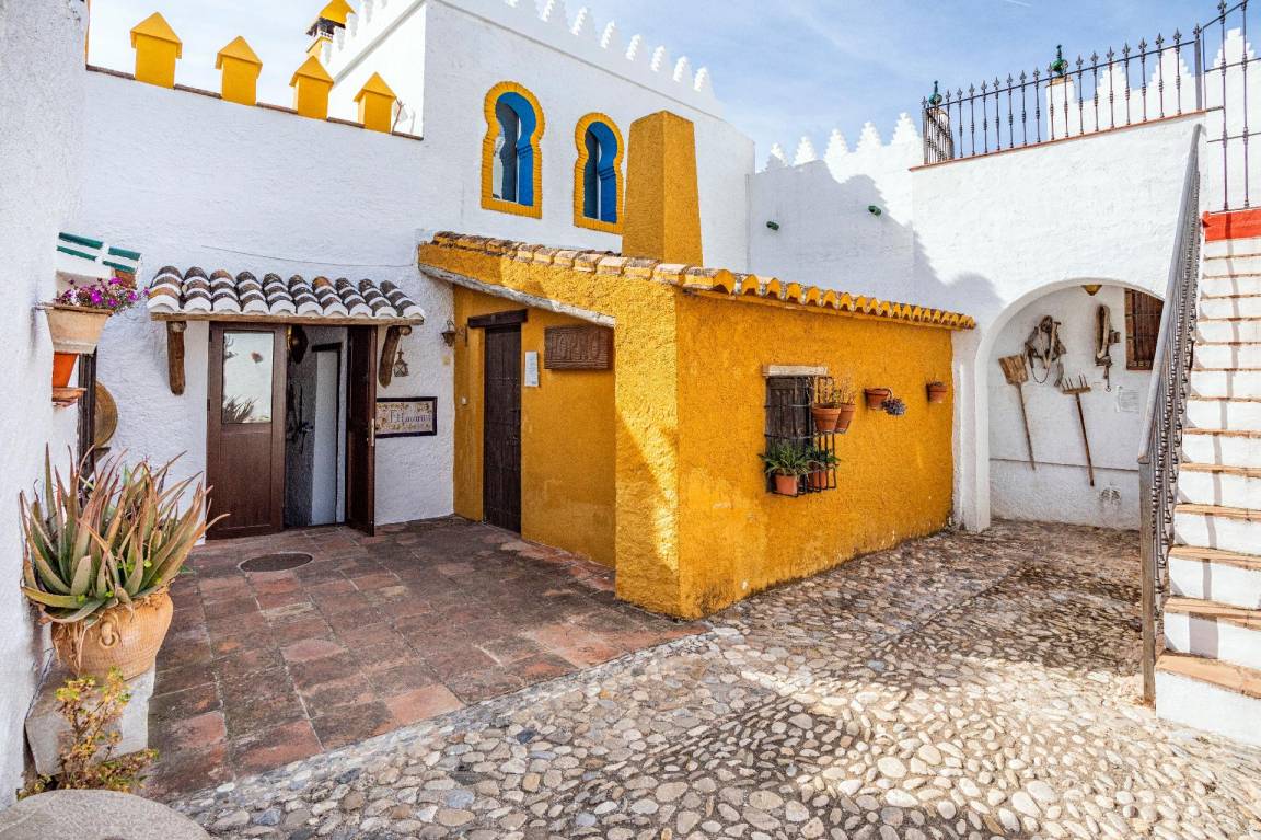 223 M² House ∙ 3 Bedrooms ∙ 6 Guests - Alcaucín