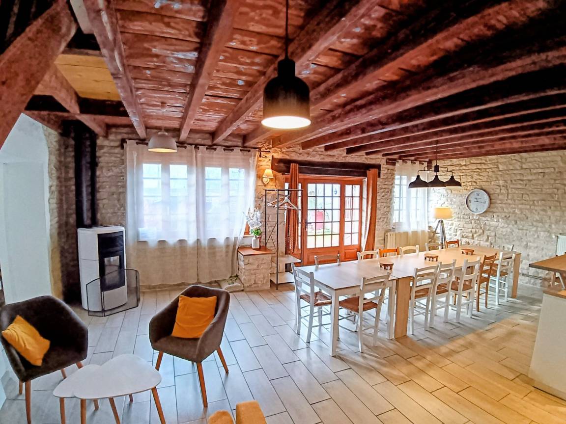210 M² Cottage ∙ 5 Bedrooms ∙ 15 Guests - Beaune