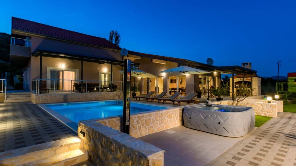 240 M² Appartement ∙ 5 Chambres ∙ 10 Personnes - Croatie