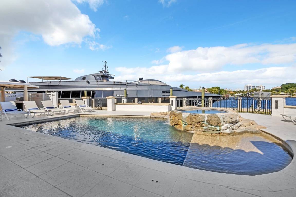 1022 M² House ∙ 7 Bedrooms ∙ 16 Guests - Margate, FL
