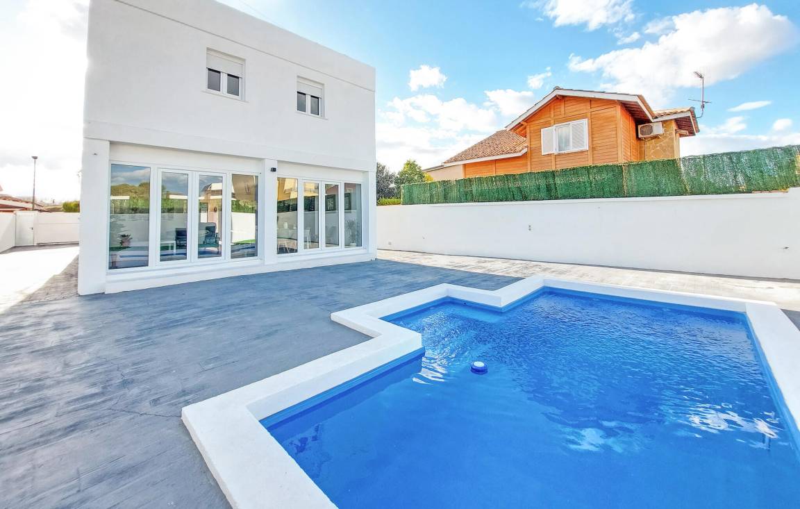 200 M² House ∙ 3 Bedrooms ∙ 7 Guests - Torrent