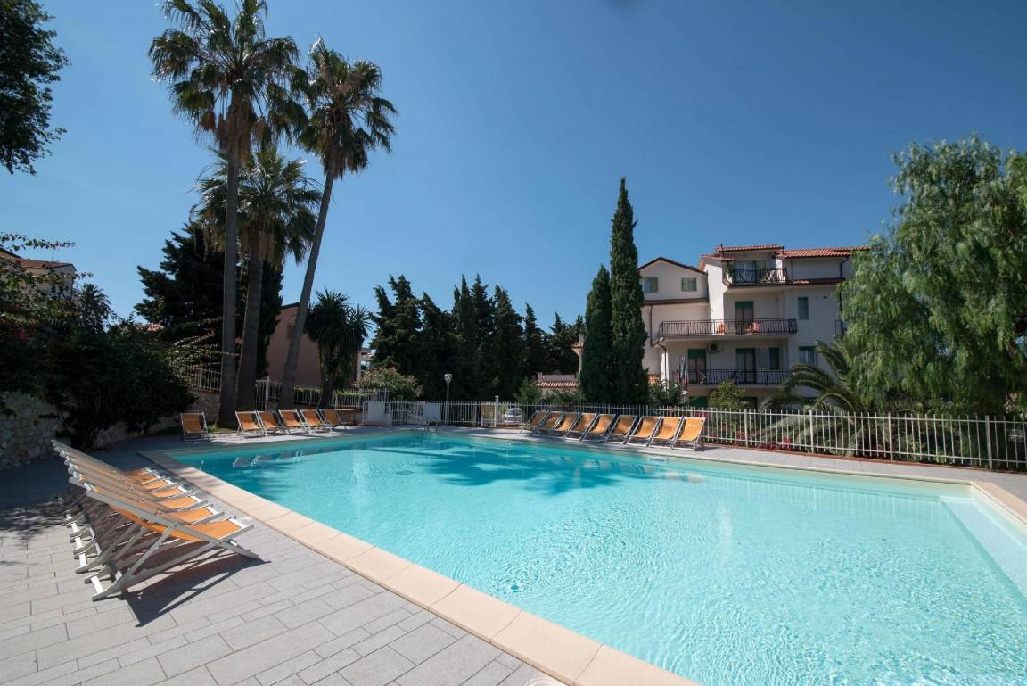 32 M² Ferienwohnung ∙ 1 Schlafzimmer ∙ 3 Gäste - Pietra Ligure