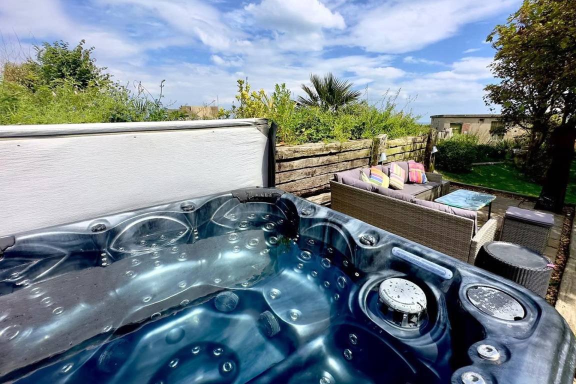 House ∙ 7 Bedrooms ∙ 15 Guests - Mundesley