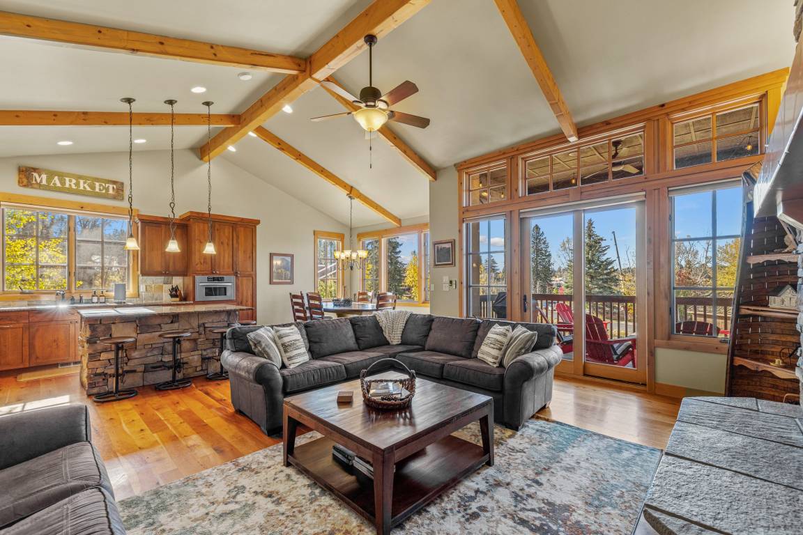 221 M² House ∙ 4 Bedrooms ∙ 10 Guests - McCall, ID