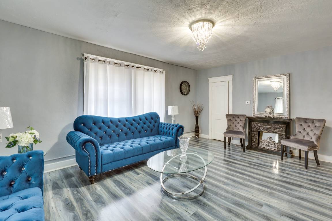 102 M² Huoneisto ∙ 4 Makuuhuonetta ∙ 7 Vierasta - Canton, OH