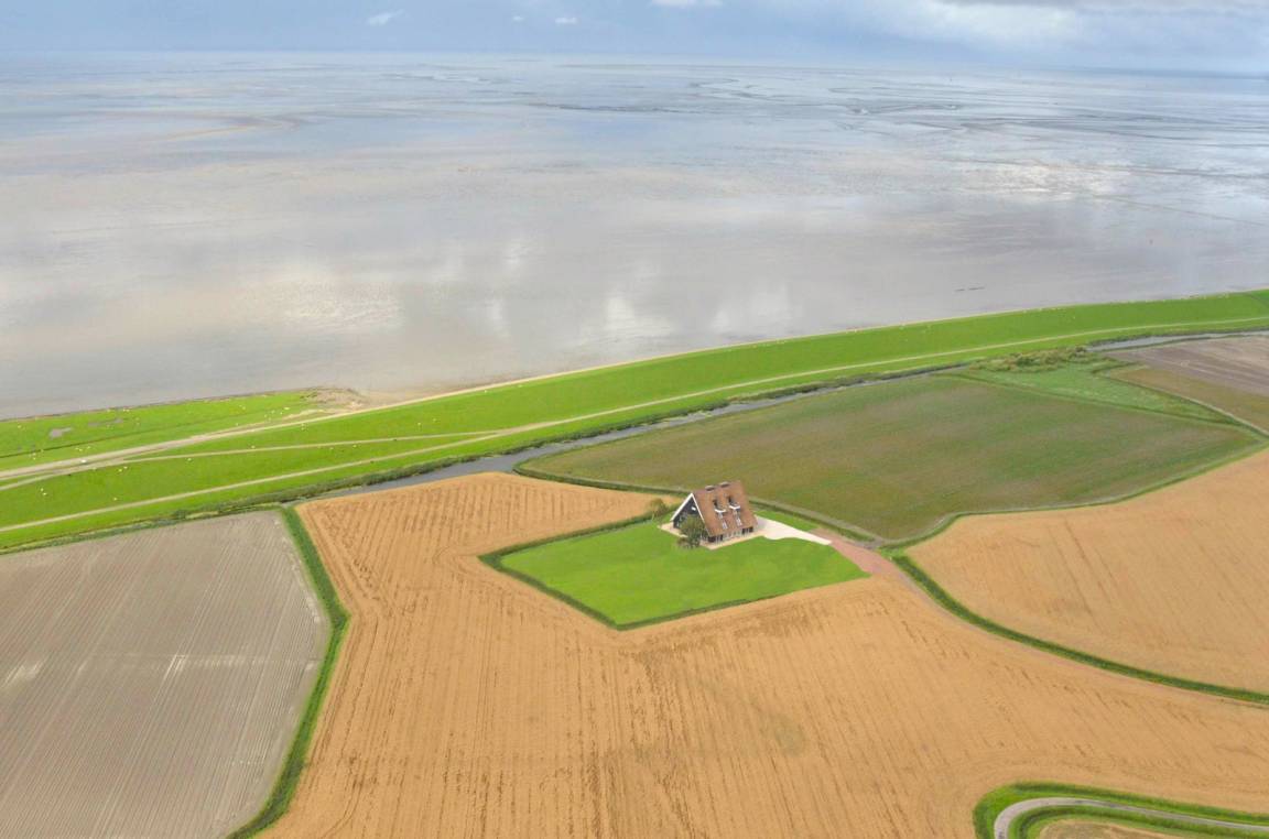 850 M² House ∙ 1 Bedroom ∙ 22 Guests - Dokkum