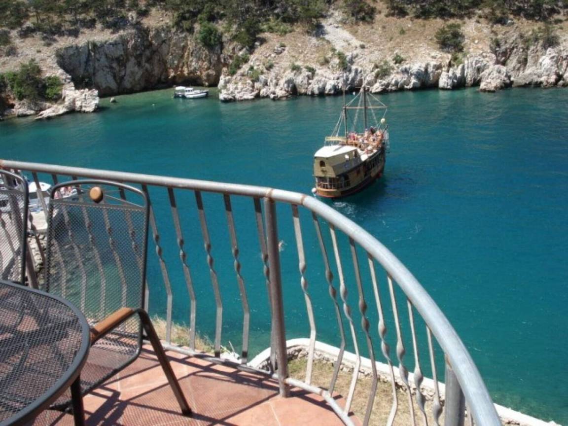 85 M² House ∙ 3 Bedrooms ∙ 8 Guests - Punat